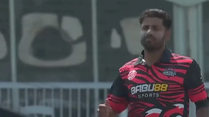 3 for 8! Kaleem Sana returns with lethal spell