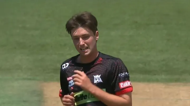 Zakary Foulkes quells Wellington Firebirds with 3/31