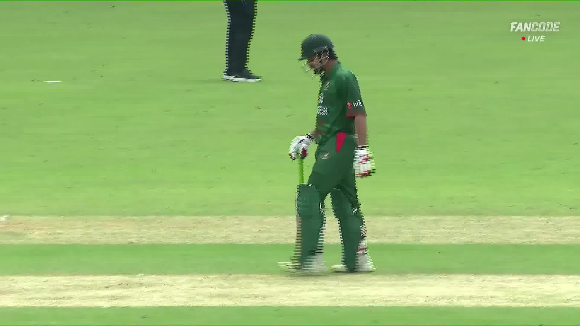 Six! Nurul Hasan Punishes Kristian Clarke With A Mid-Wicket Biggie