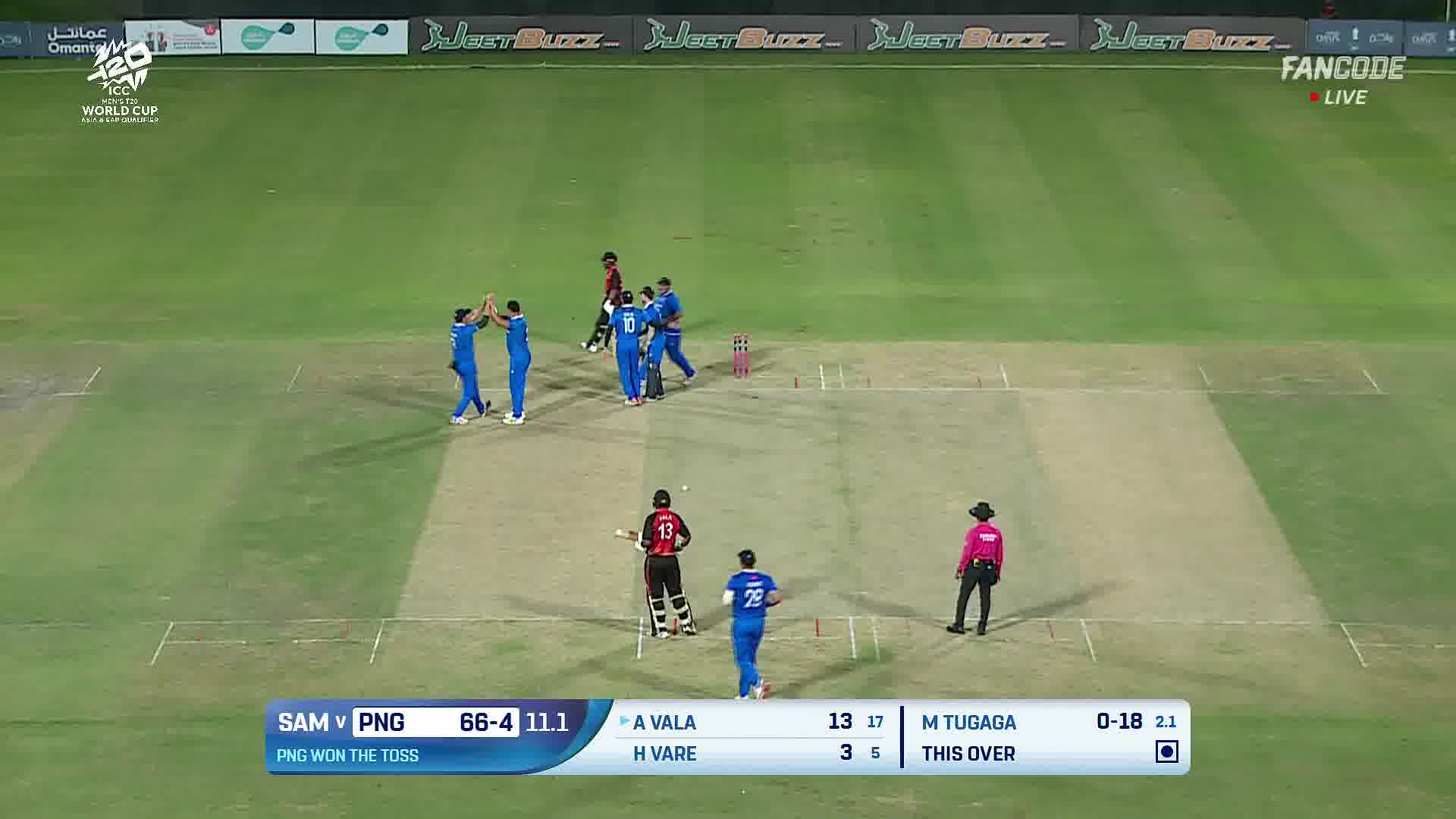 Wicket! Hila Vare's Quick Reflexes Sees Samuel French Packing