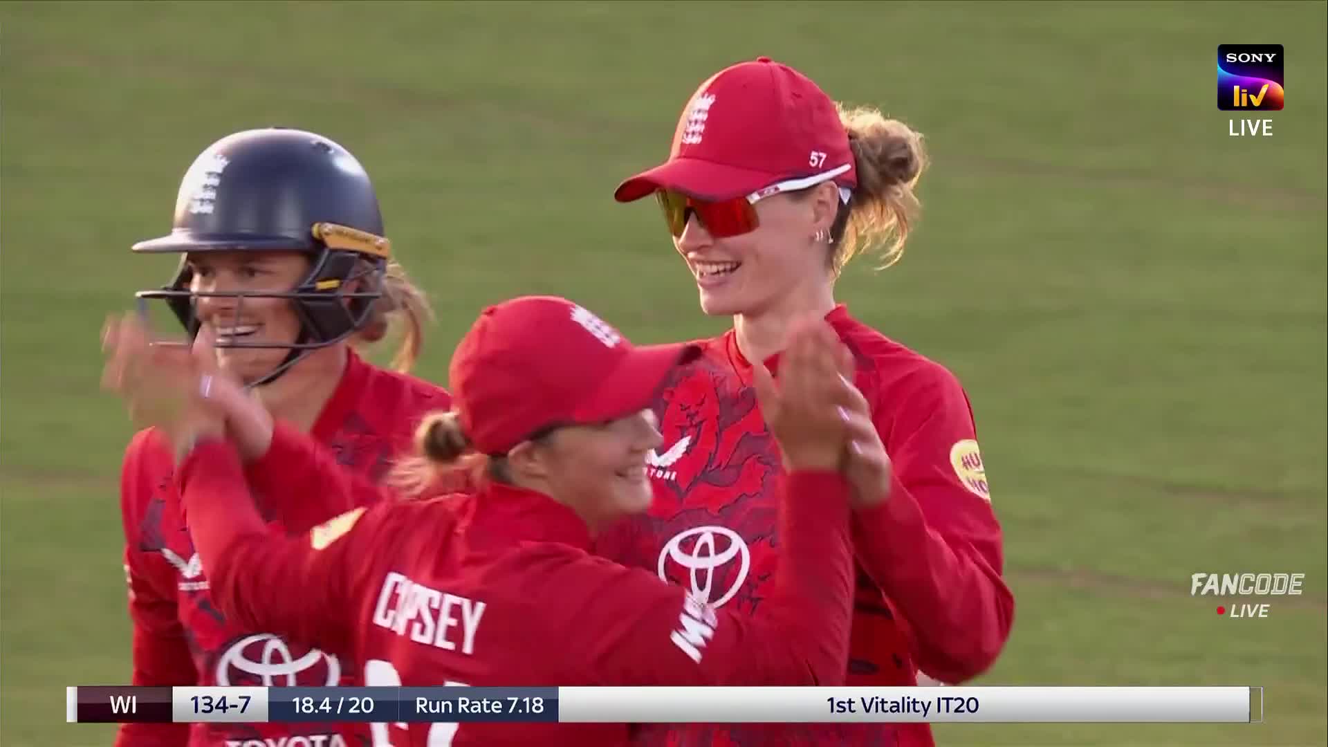 Wicket! Lauren Bell Takes A Spectacular Diving Catch, Mandy Mangru ...