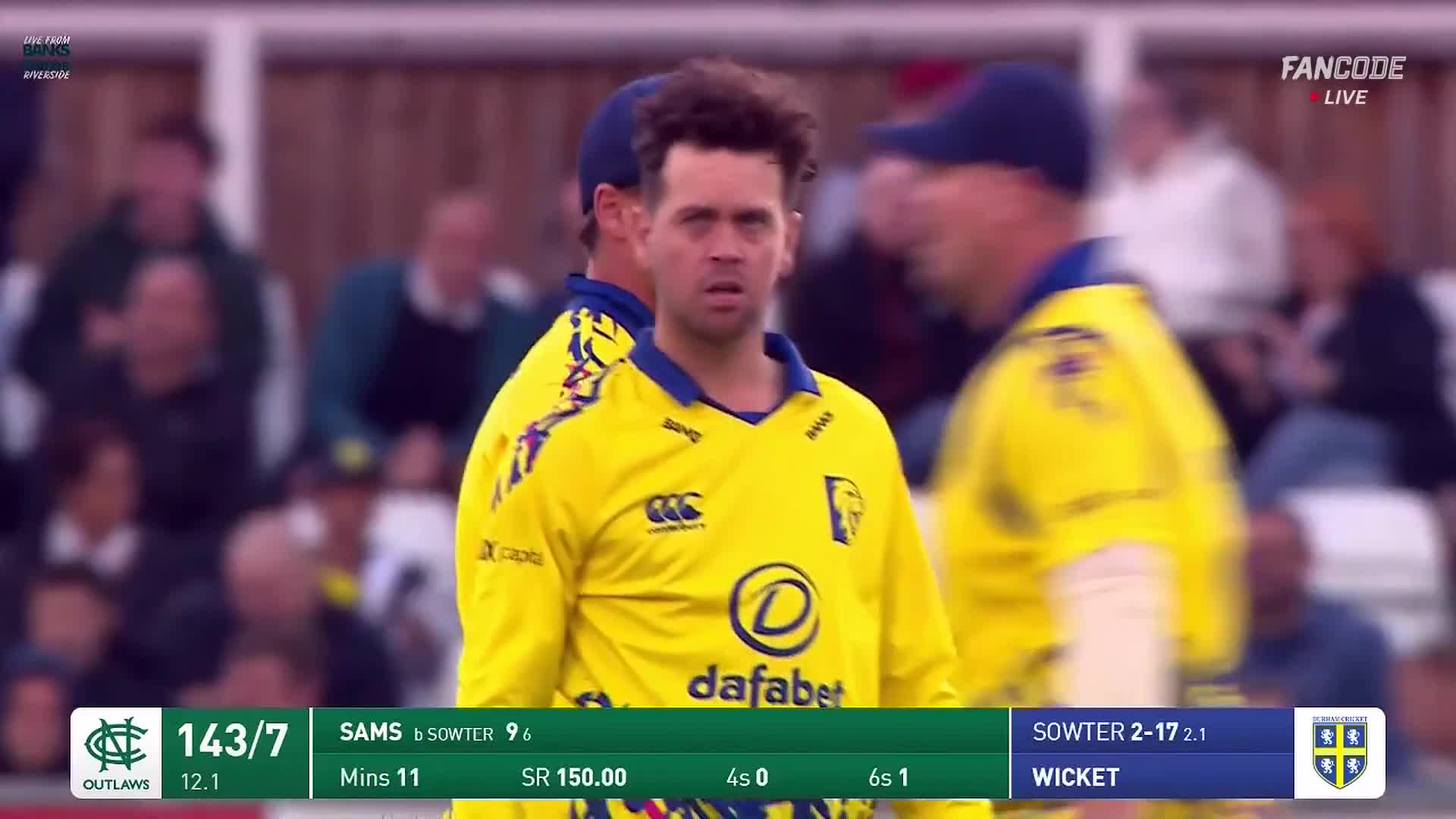Wicket! Nathan Sowter Gets The Stumps, Daniel Sams Dismisses