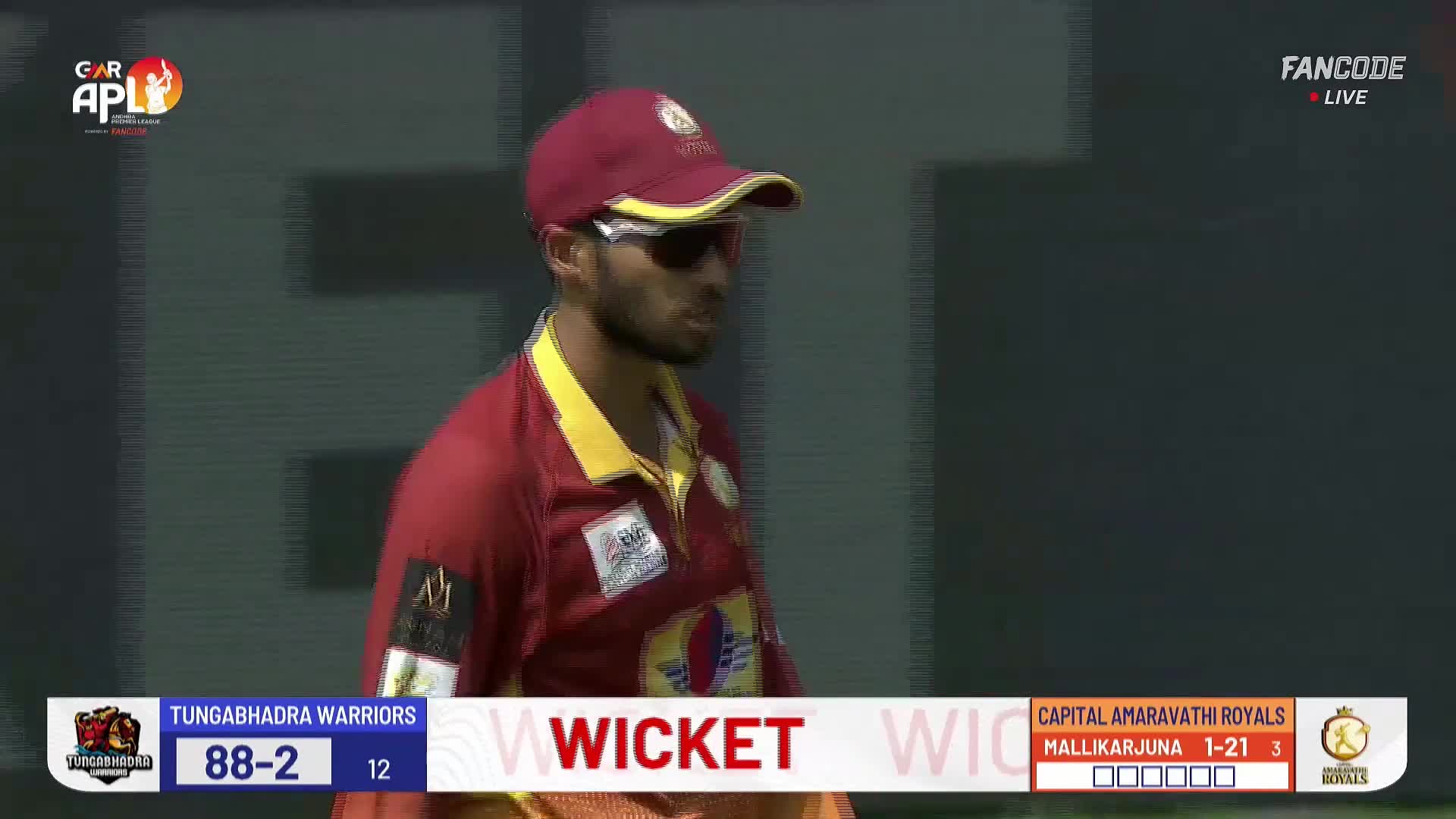 Wicket! Yara Sandeep Sharp Catch Sends Maheep Kumar Back