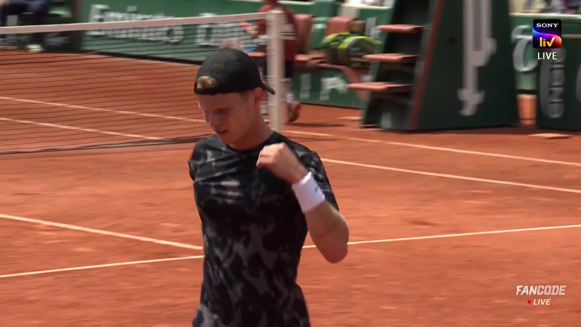 Break Point! Jesper De Jong Breaks Early In Set 1 To Build Momentum