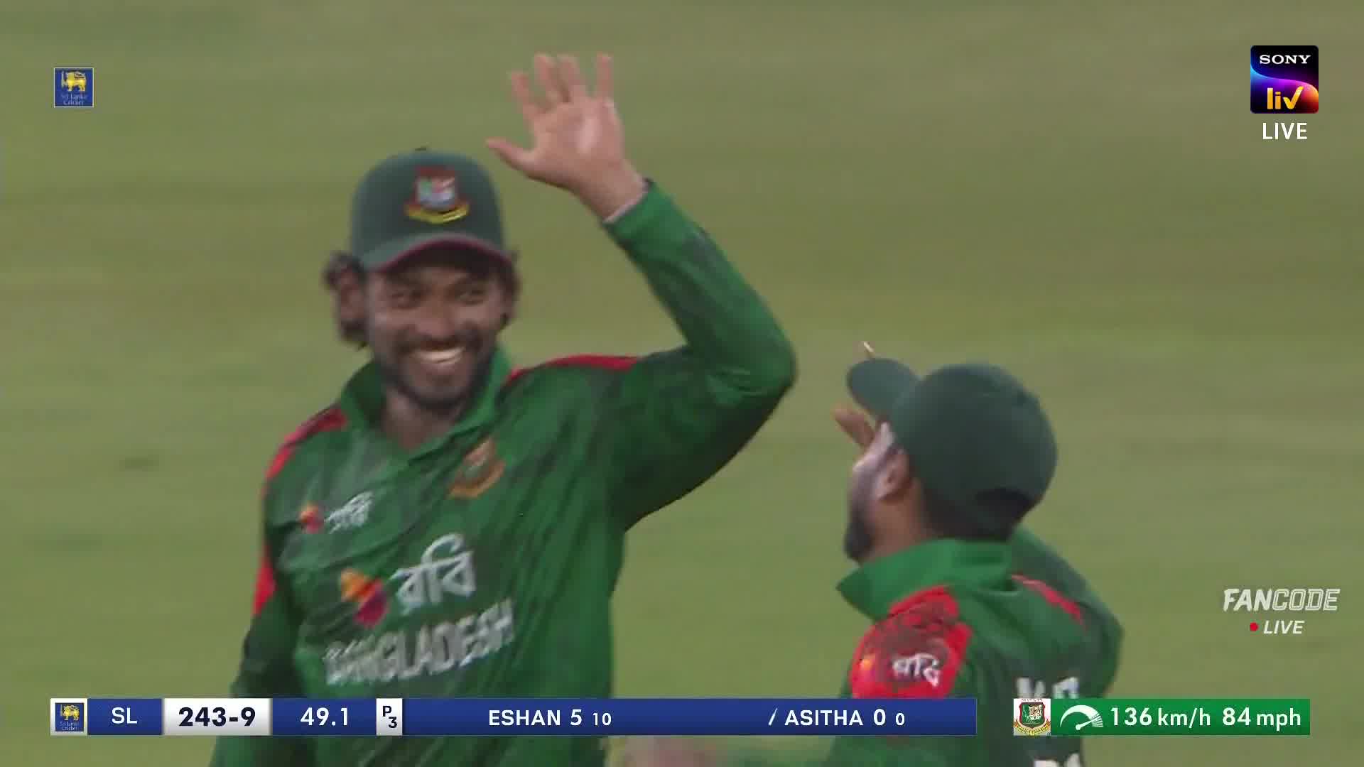 Wicket! Sri Lanka Collapse In Chaos, Eshan Malinga Run Out Trying To ...