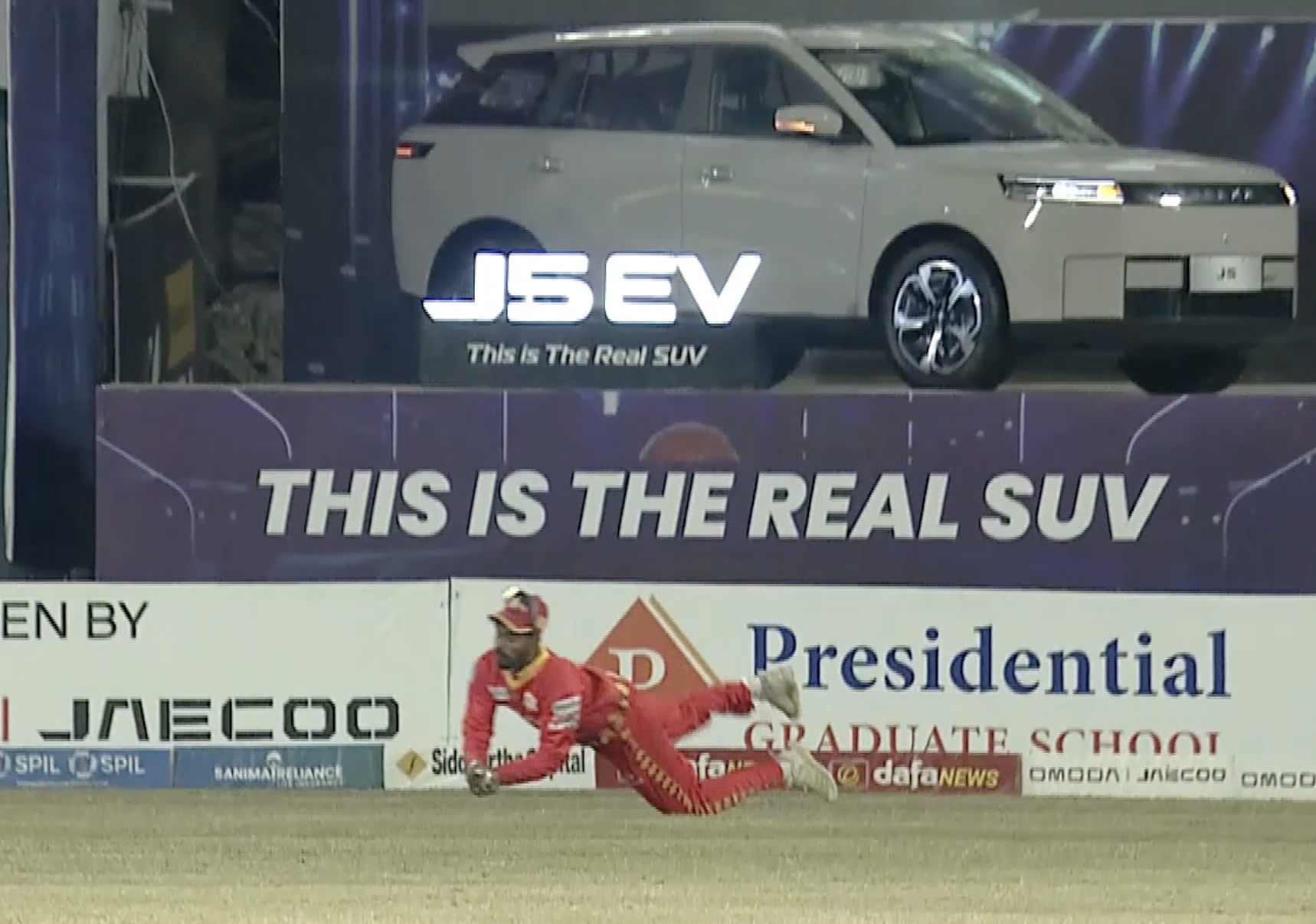 EXCEPTIONAL! Substitute Durgesh Gupta plucks a blinder