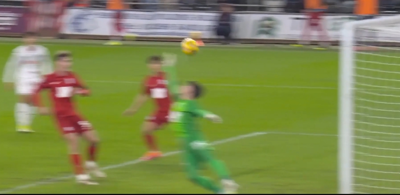 Superhuman Save! James Beadle shocks Swansea